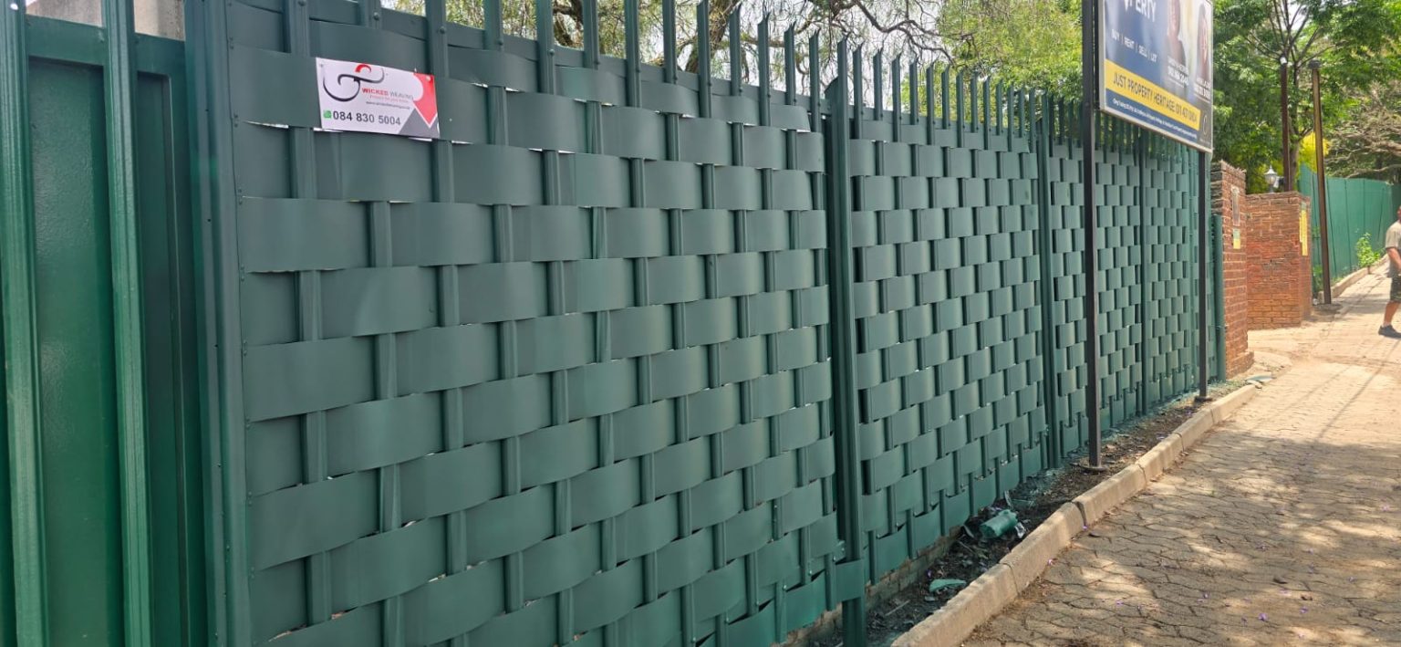 35m Antique Green Palisade Weaving at Cliffview primary School in ...